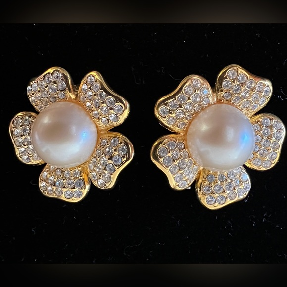 Joan Rivers | Jewelry | Vintage Joan Rivers Gold Tonefaux Pearl And ...